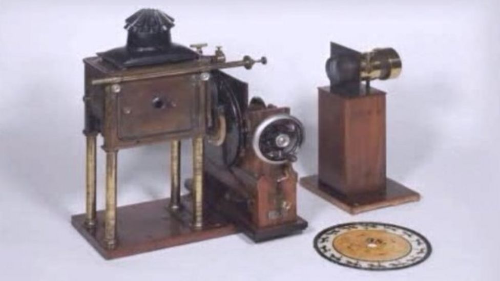 Moving image of horse projected on clouds above Nottingham - BBC News