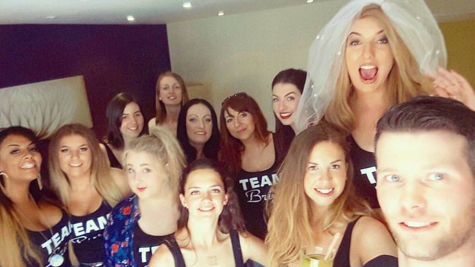 Cancer blogger Anna Swabey always 'my wife' says fiance - BBC News