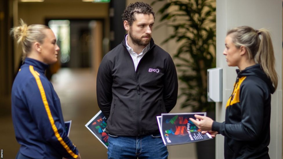 Male inter-county captains urge GAA to back women's gaelic games - BBC ...