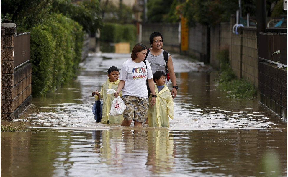 Japan flooding - in pictures - BBC News