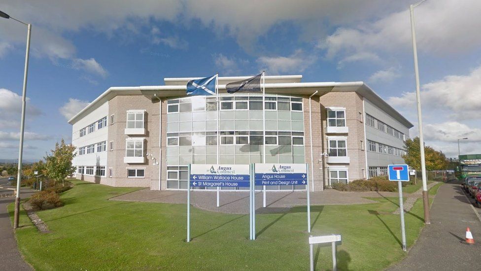 Independent candidate takes SNP Angus Council seat - BBC News