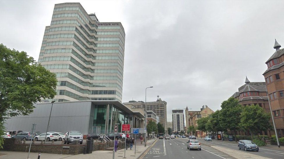Mark Wahlberg movie Infinite closes Cardiff road for stunt - BBC News