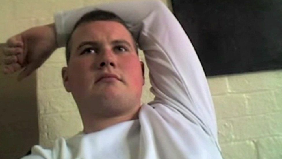 Killed soldier's dad says compensation plans are 'wrong' - BBC News