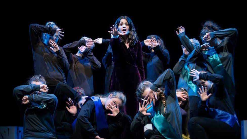 Shakespeare Schools Festival: All the world's a stage for pupils - BBC News
