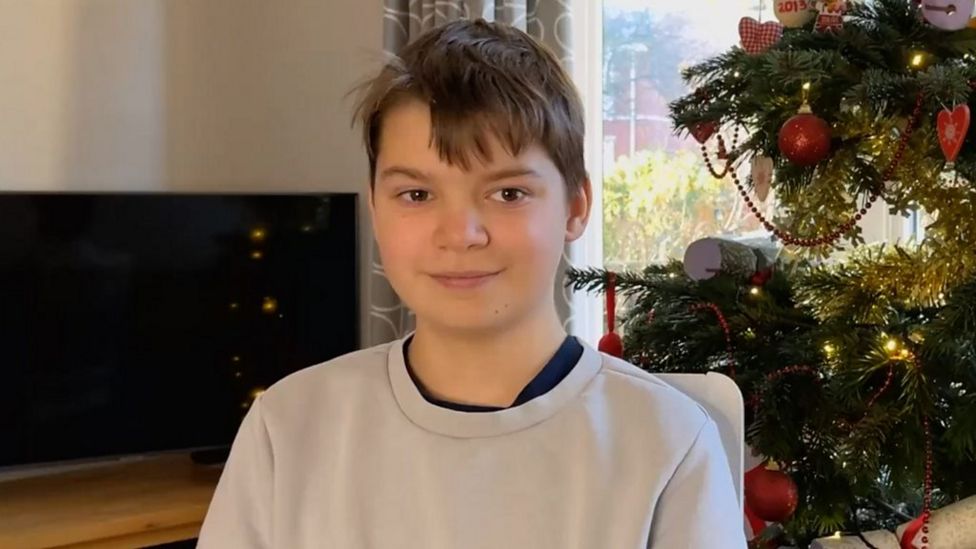 Teenage Reading boxer faces fight of his life - BBC News