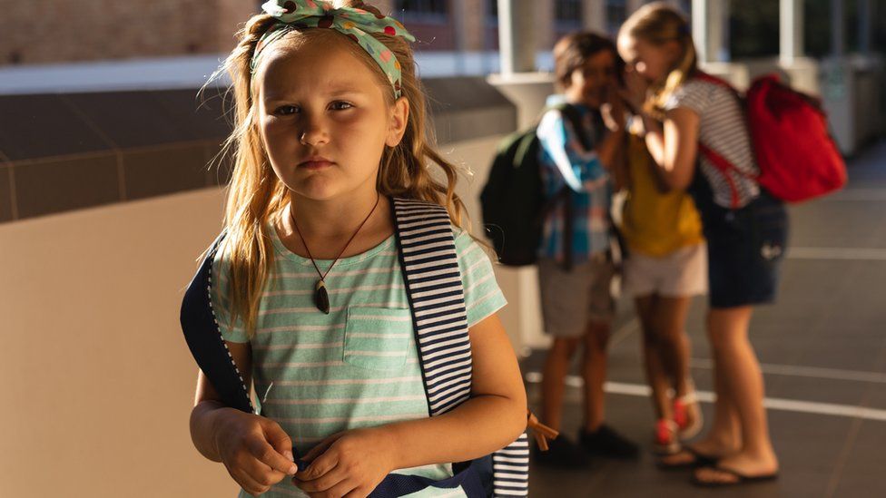 Anti-Bullying Week: How to spot a 'toxic friendship' - BBC Newsround