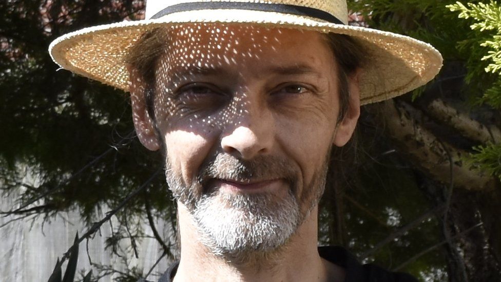 Taylor Review: No cash, no problem? - BBC News