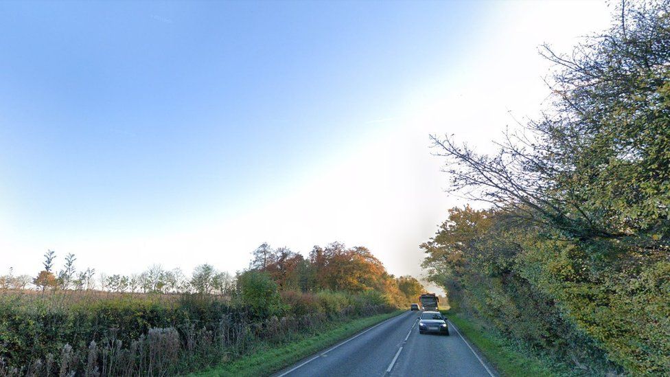 Two men killed in Lincolnshire rural road crashes - BBC News