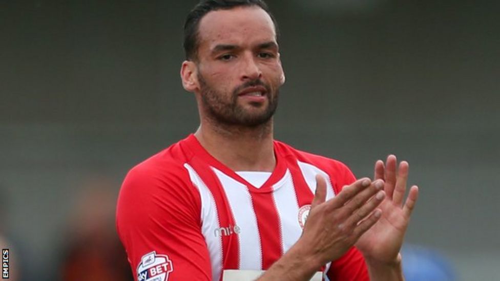 Kaid Mohamed: Eastleigh bring in winger from Bath City - BBC Sport