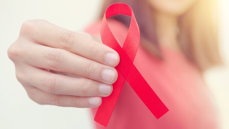 Aids deaths halve as more get drugs - BBC News