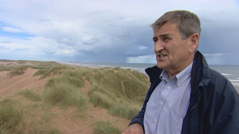 Trump golf course dunes' special status 'to be reviewed' - BBC News