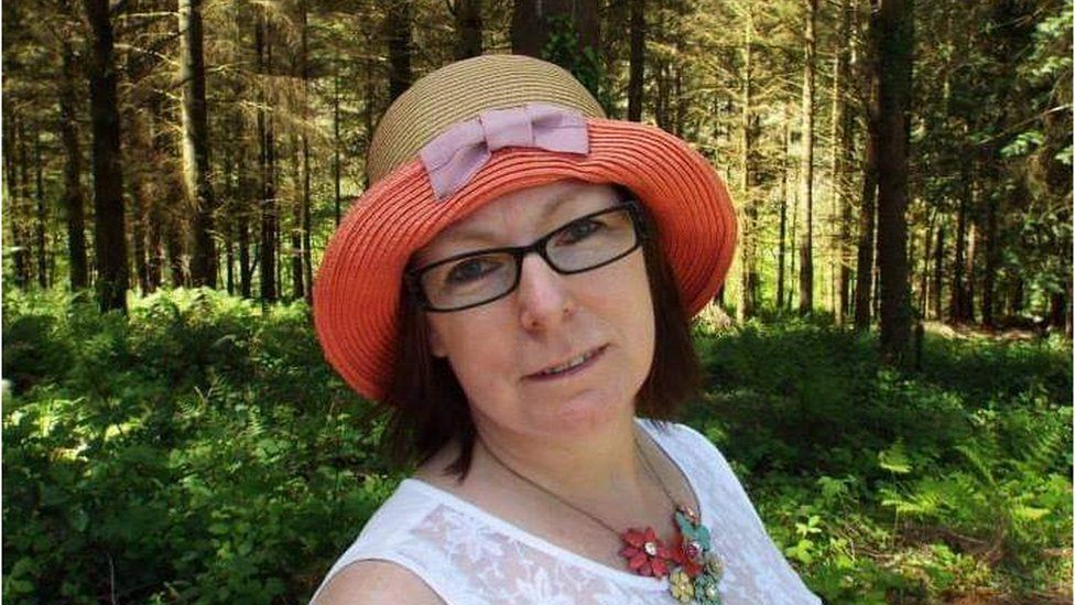 Cornwall man's 'treasured' letter thanks wife for kidney - BBC News