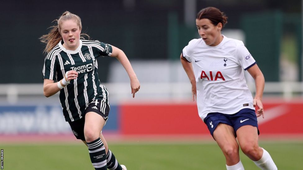 Emma Watson: Scotland and Man Utd midfielder ruptures ACL - BBC Sport