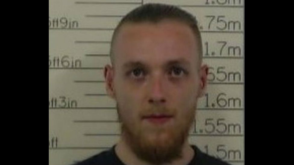 Police warning over prisoner missing from HMP Castle Huntly - BBC News