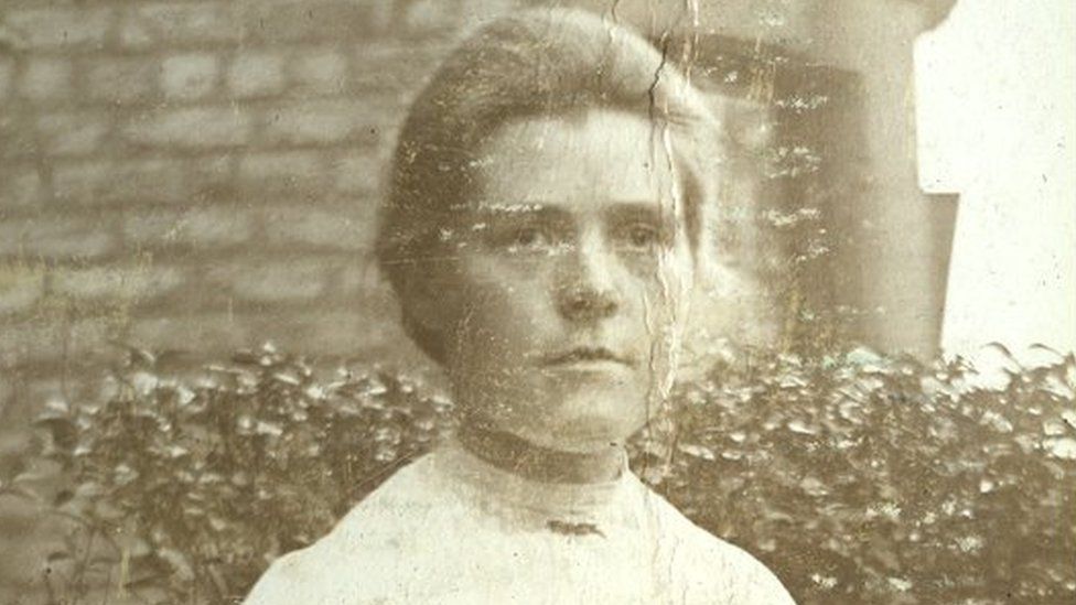 Olive Harrisson: Story of unsung gardener revealed - BBC News