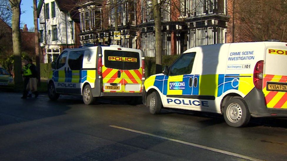 Man charged with murder after Hull stabbing - BBC News