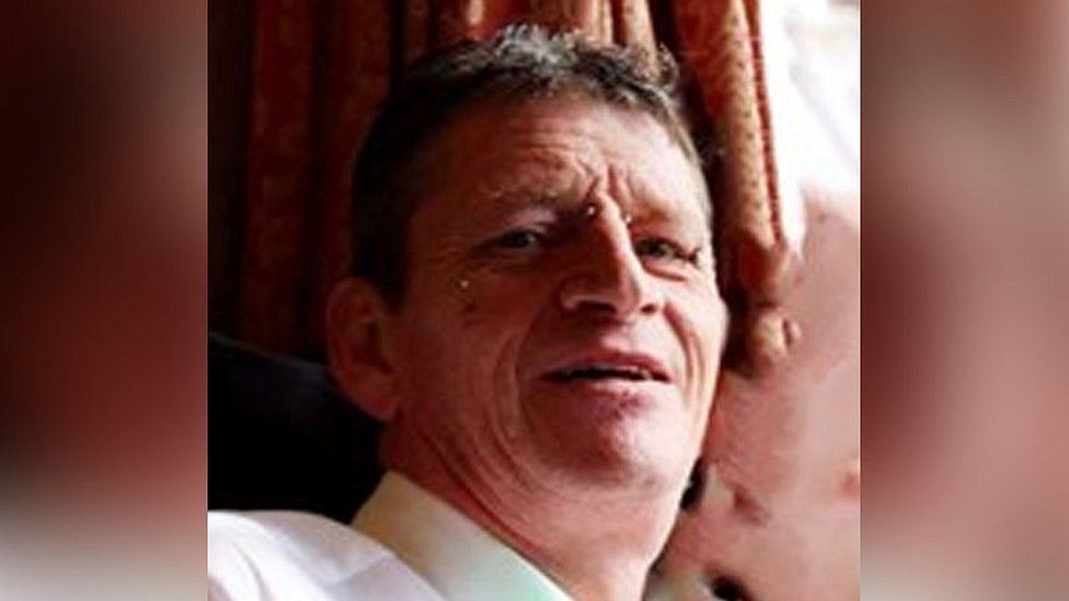 Blackburn attack: Pair jailed for manslaughter over man's death - BBC News