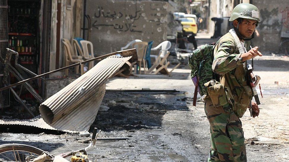 Syrian forces intervene during online broadcast - BBC News