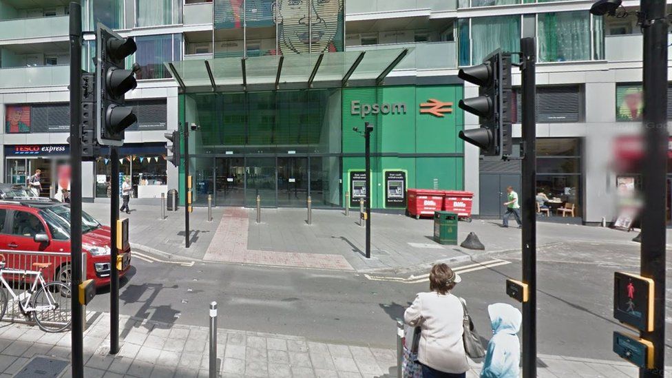 Southern dispute is transport secretary's 'top priority' - BBC News