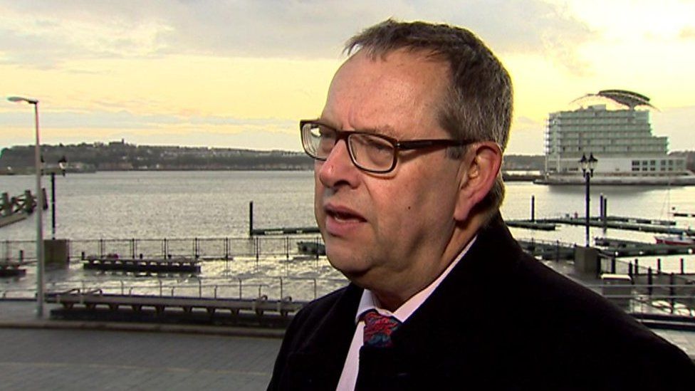 Law to tackle hospital and GP nuisances considered - BBC News
