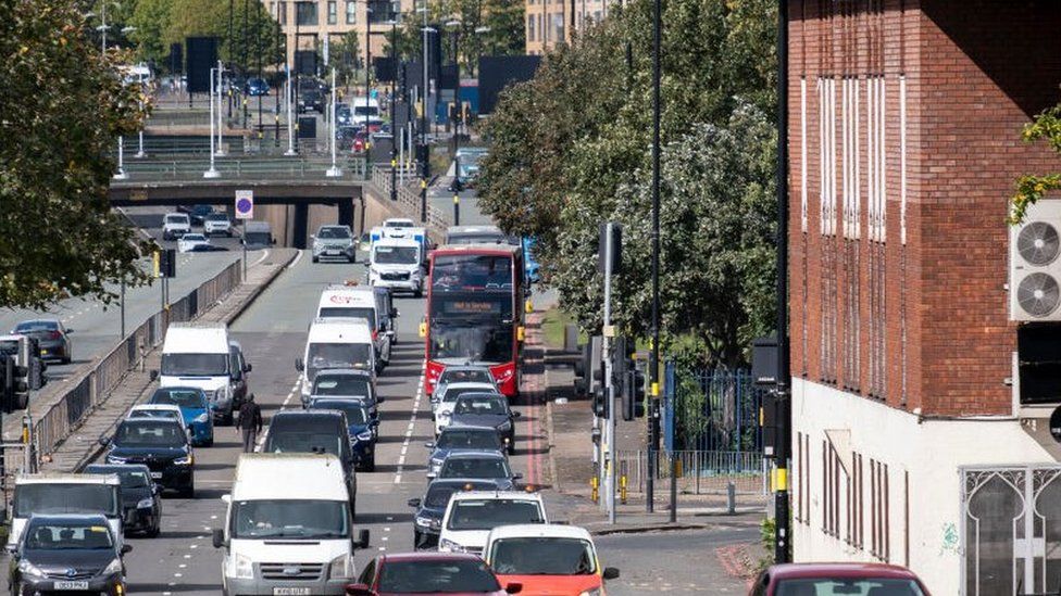 Hundreds of Birmingham drivers spotted jumping red lights - BBC News