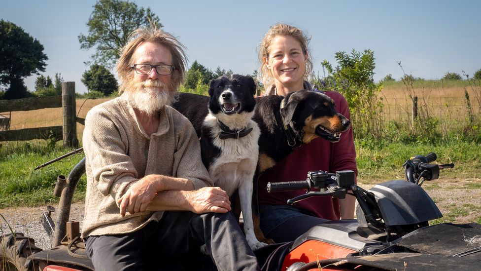 Somerset couple scoop Sheep Farmers of the Year award - BBC News
