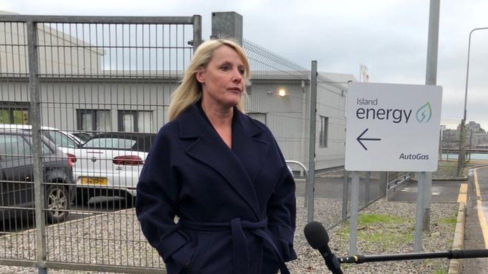 Jersey explosion: Search enters third day after flats blast - BBC News