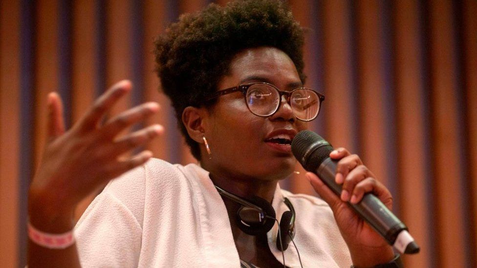 Queenie author Candice Carty-Williams wins British Book Award - BBC News