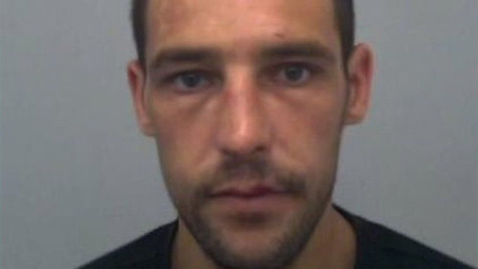 Body found in Bletchley identified as missing man Stephen Keogh - BBC News