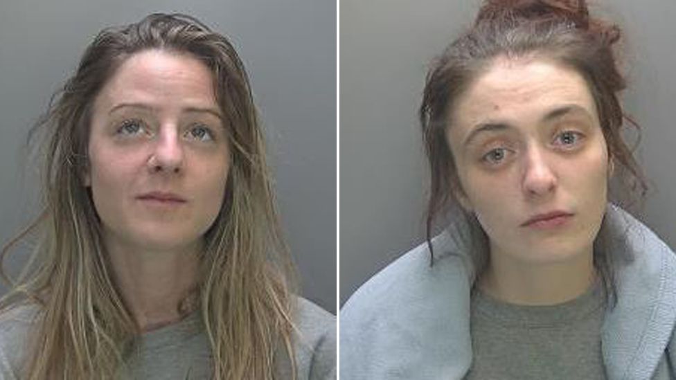 St Neots vodka and Pimm's masked robbers jailed - BBC News