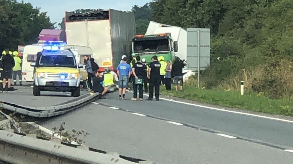 Two seriously injured in multi-vehicle A30 Devon crash - BBC News