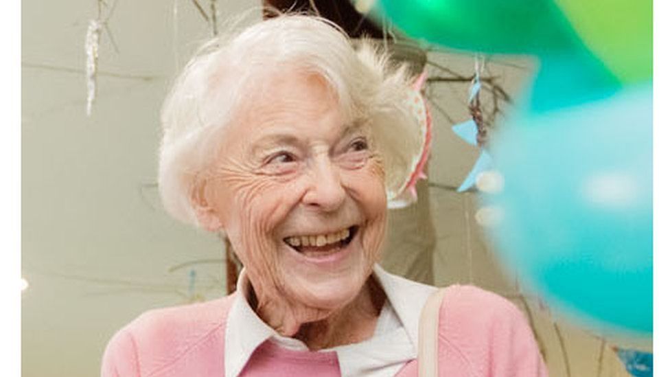 Ty Hafan children's hospice founder dies aged 95 - BBC News