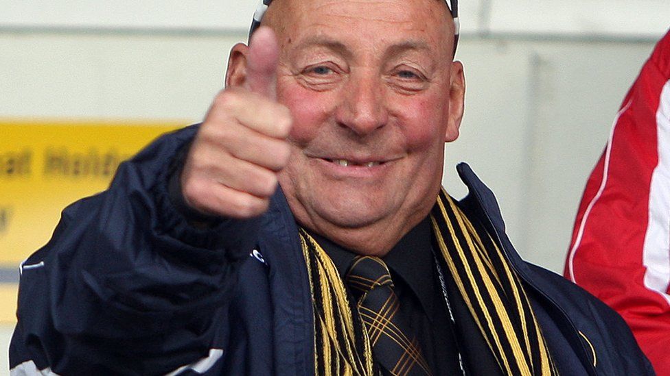 Cardiff City: David Marshall says top six is a minimum target. - BBC Sport