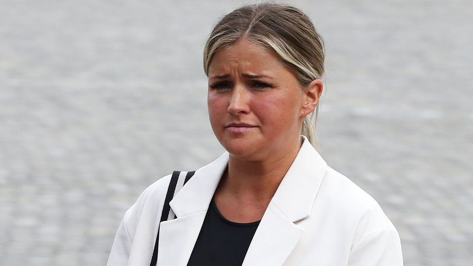 Ex-PCSO and husband jailed over car theft scam - BBC News