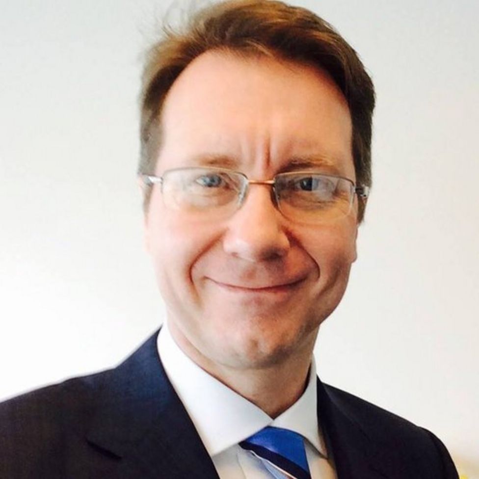 US election 2020: 'Why I bought a voting machine on eBay' - BBC News