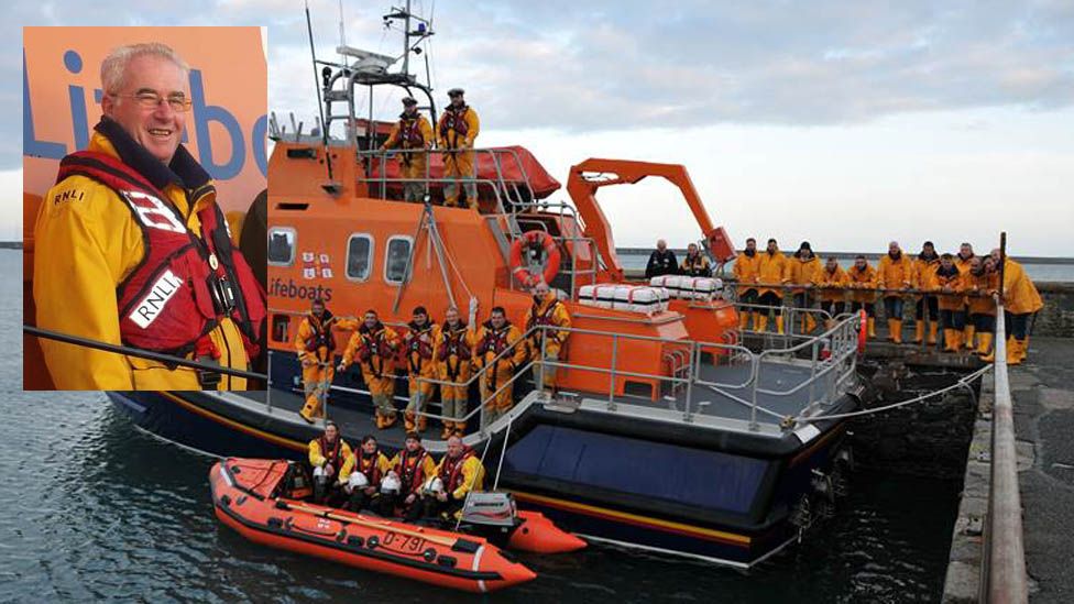 RNLI Holyhead volunteer retires after 44 years - BBC News