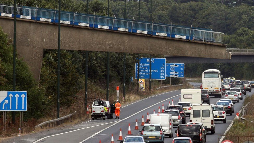 M20 closure to remove collapsed bridge ends 'ahead of schedule' - BBC News