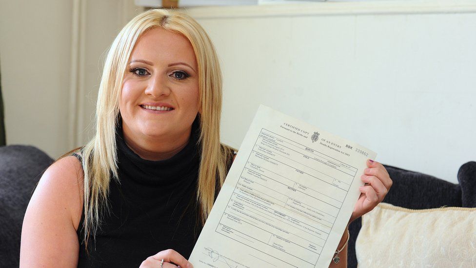 Murdered man Michael Lee Emmett recognised as girl's father - BBC News