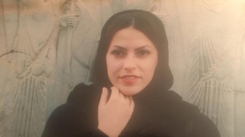 Iran revolution: 'I wore a hijab and head-banged to Nirvana' - BBC News