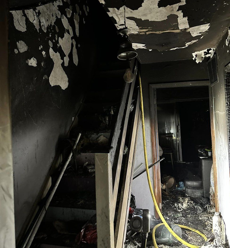 Fire rips through Luton house after sockets overloaded - BBC News