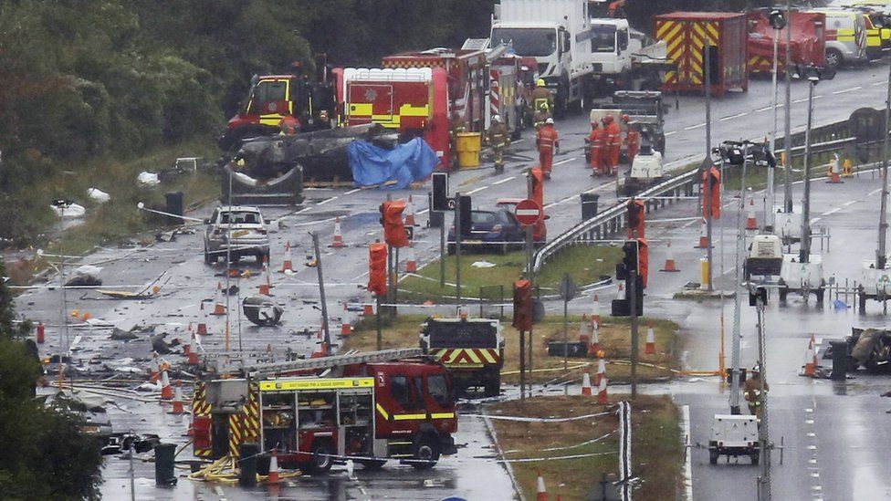 Shoreham air disaster: Anger at pilot interview delay - BBC News