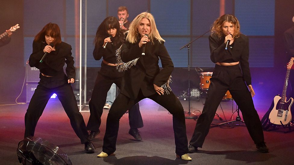 'Mae 'na lot o resymau pam na ddylwn i fod yn fyw heddiw' - BBC Cymru Fyw