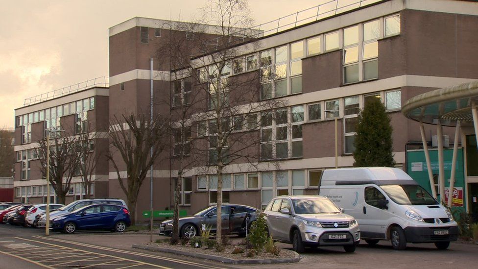 NI Health: Trainee orthopaedic surgeons' warning to Health Minister ...