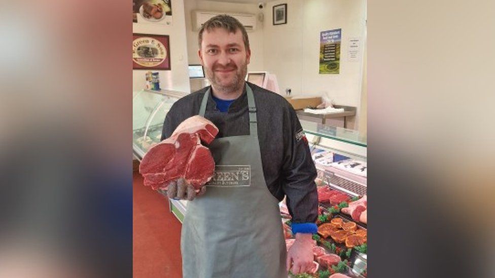 Longframlington butcher gives apprenticeship to Ukrainian - BBC News