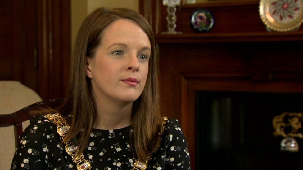 Alliance Party's Nuala McAllister apologises over leaflet row - BBC News