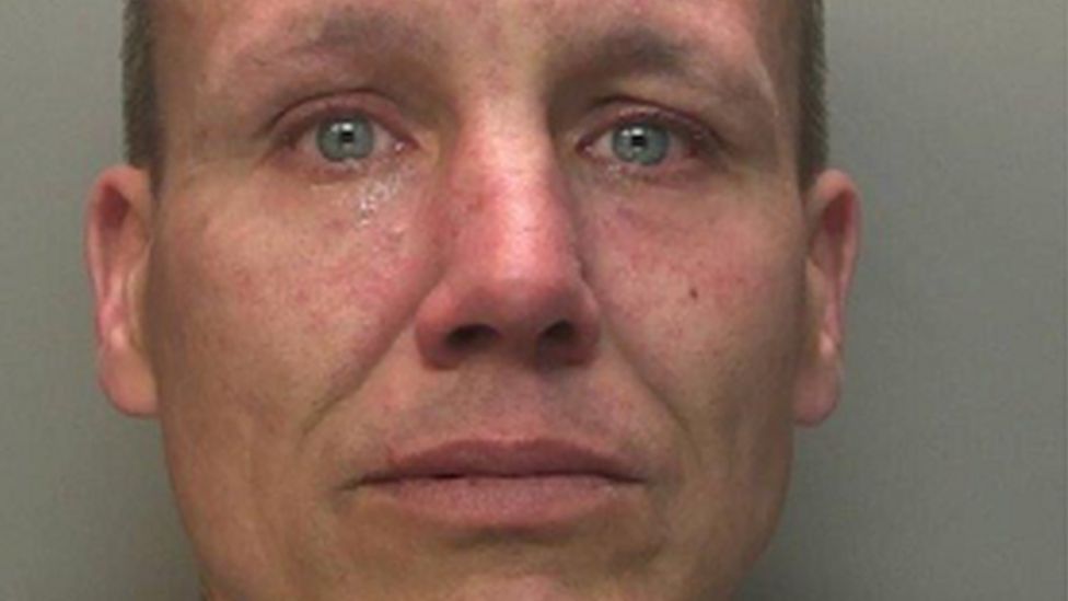 Burglar who murdered Godstone pensioner Dennis Kellond jailed - BBC News