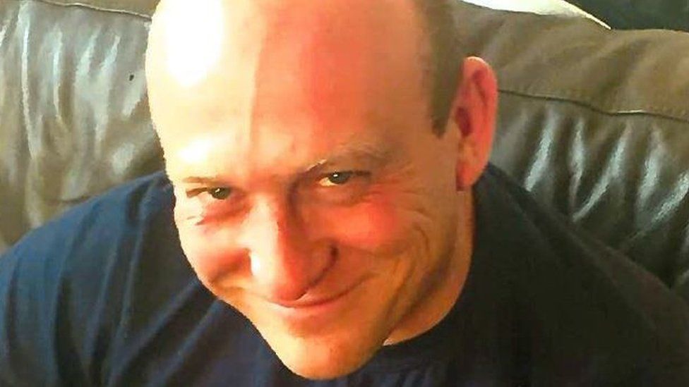 Shirehampton death: Murder victim named as Ryan Seymour - BBC News