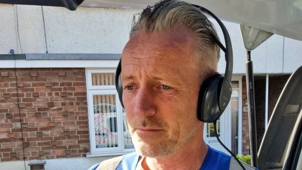 Thieves steal DIY SOS volunteer's tool collection - BBC News