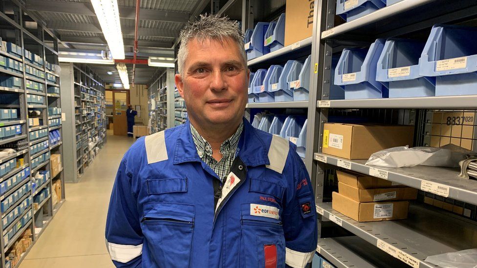 Sadness as Somerset nuclear power station nears closure - BBC News