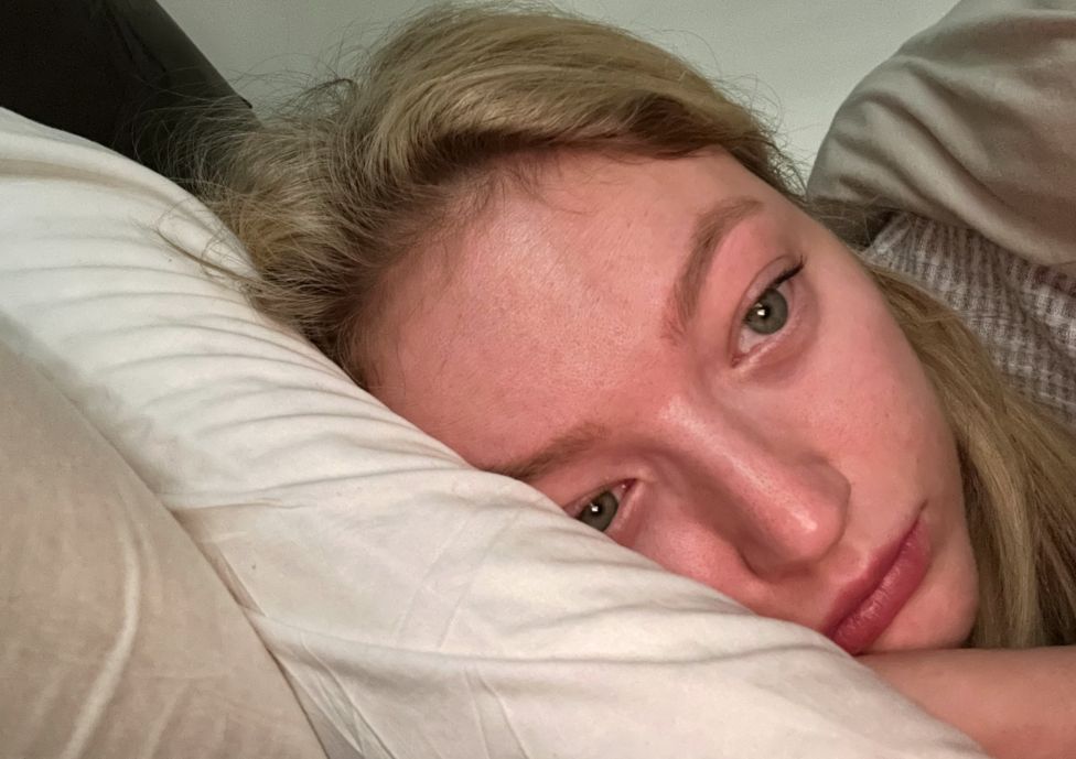 Tinder Swindler: Why I stood by my abusive ex - BBC News